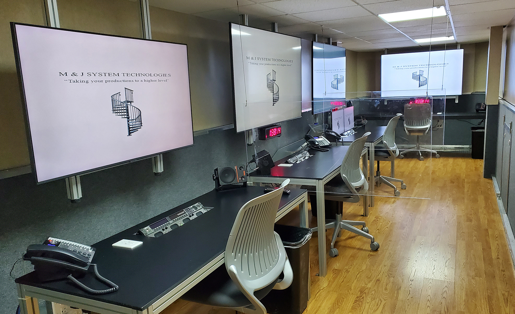 RTS-equipped Vertically Expanding Broadcast Truck Provides Flexible ...